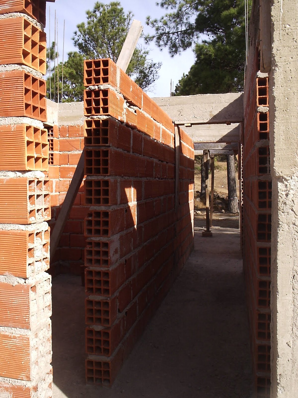 Avances de obra: VIV. UNIFLIAR en Villa del Condor