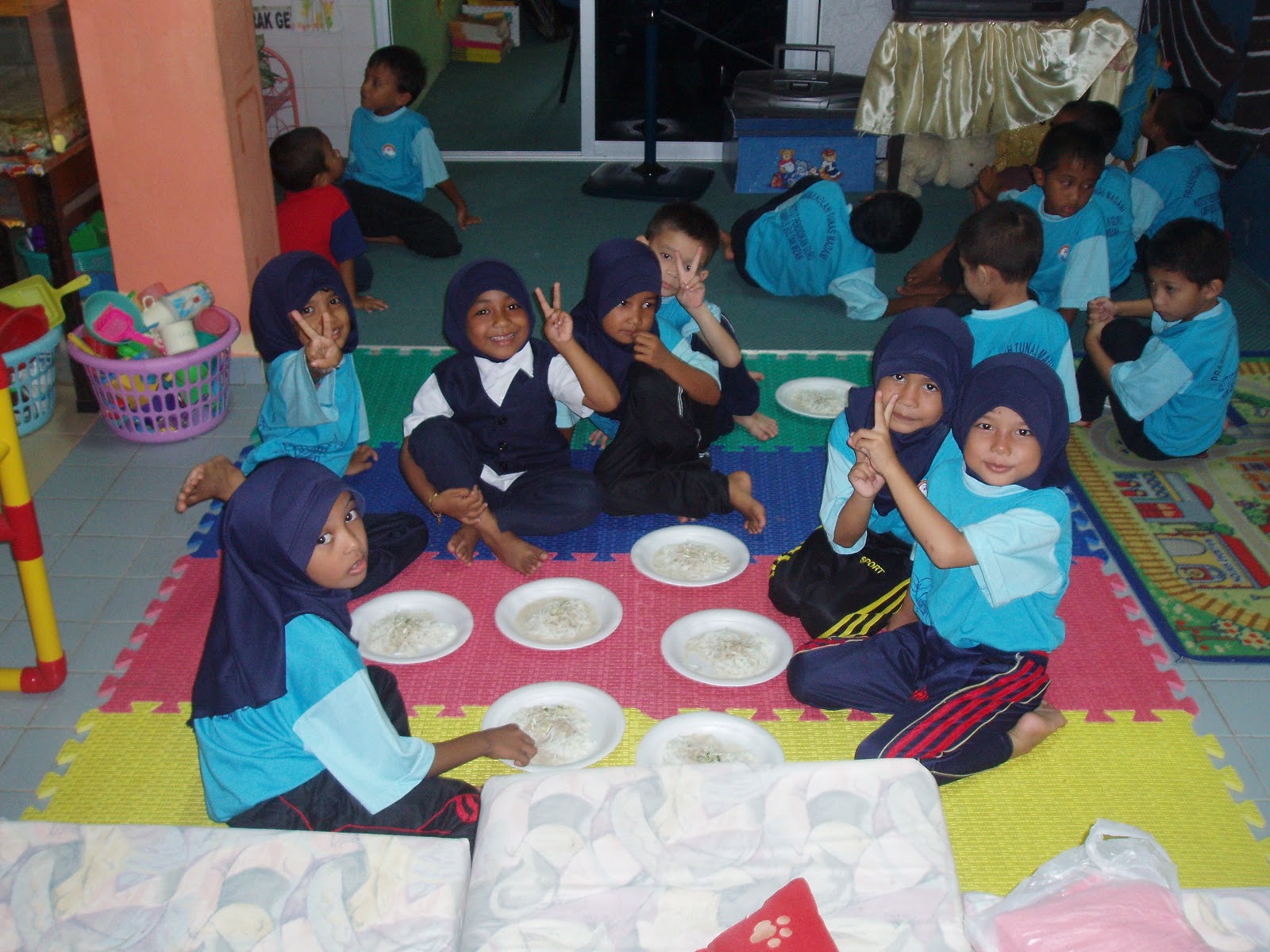 Cikgu Prasekolah (SK LKTP Lepar Utara 1): November 2010