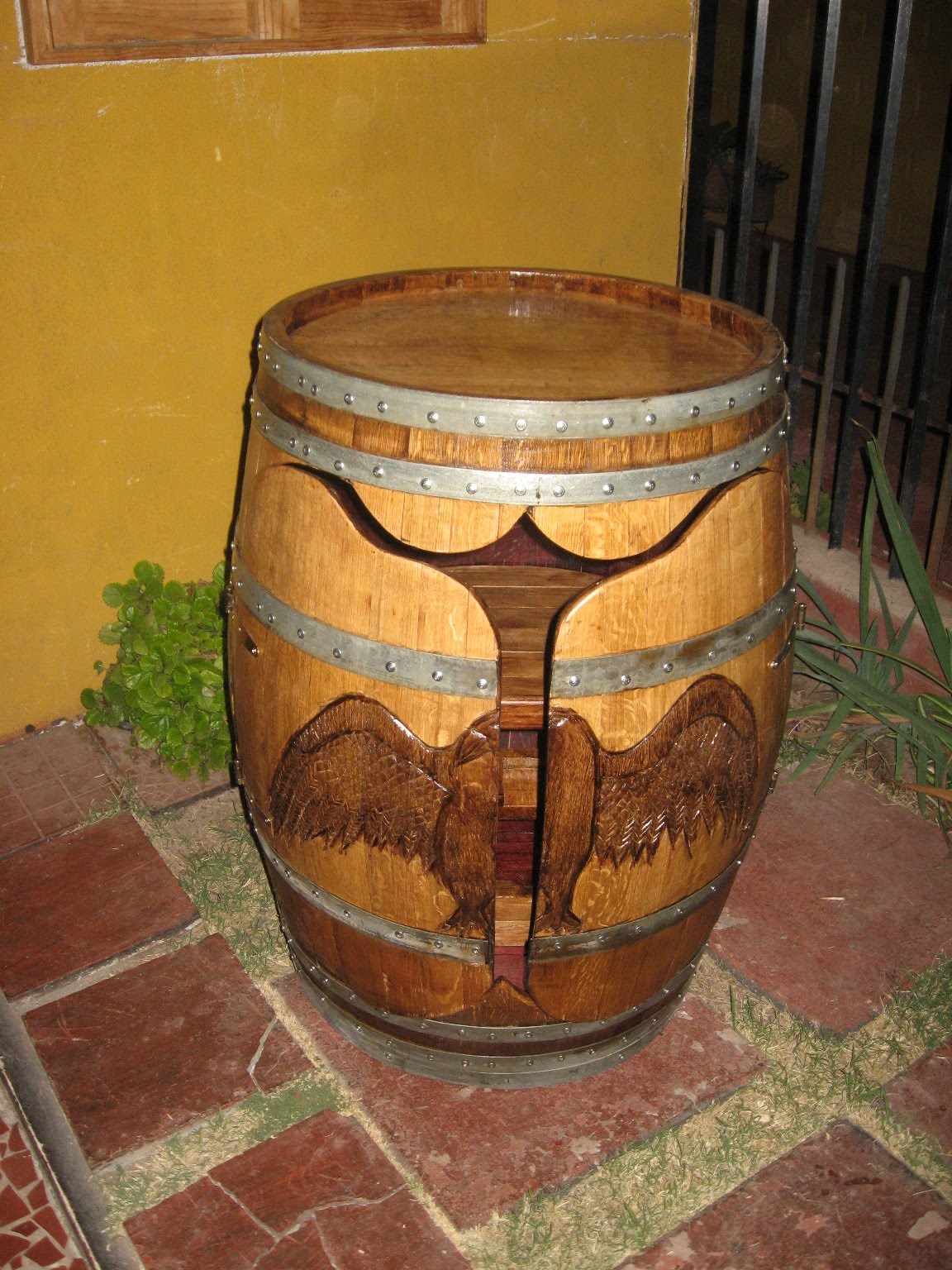 Muebles Rusticos Buin: Barril Bar