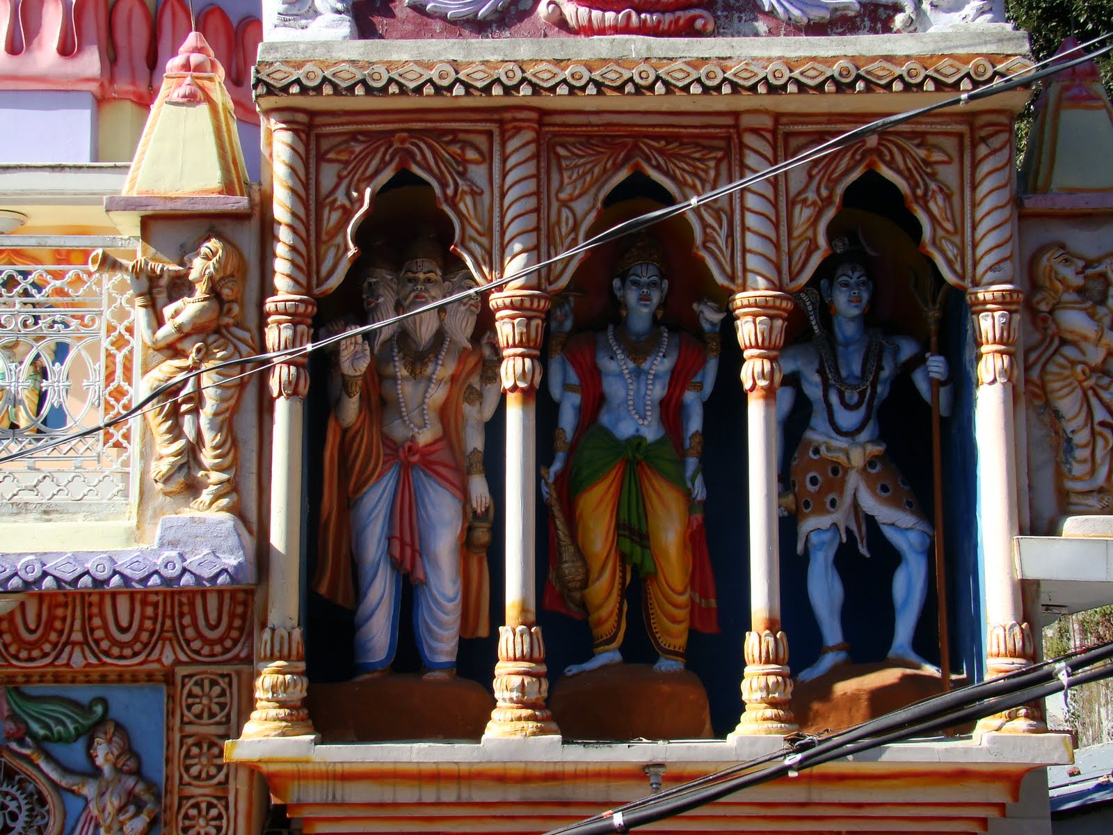 Bhagsu Nag: templu hindus | ici-colo.ro - călătorii altfel