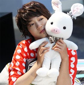 Little Black Closet ; Idol items store!