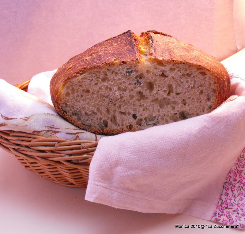 pane e pizza: El pan cocido en la cazuela de hierro fundido, con levain ...