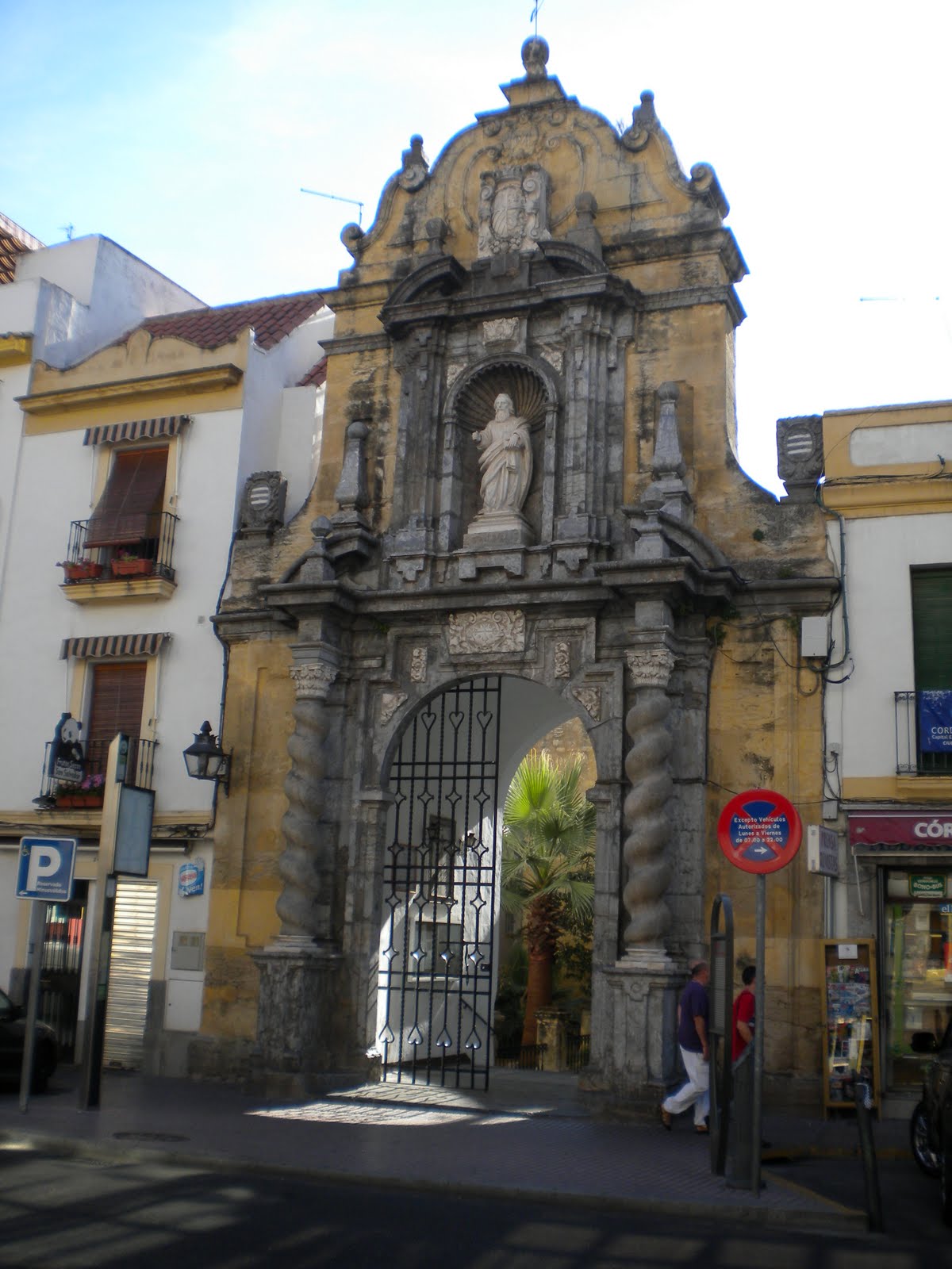 Cordoba, encrucijada de culturas: CALLE CAPITULARES