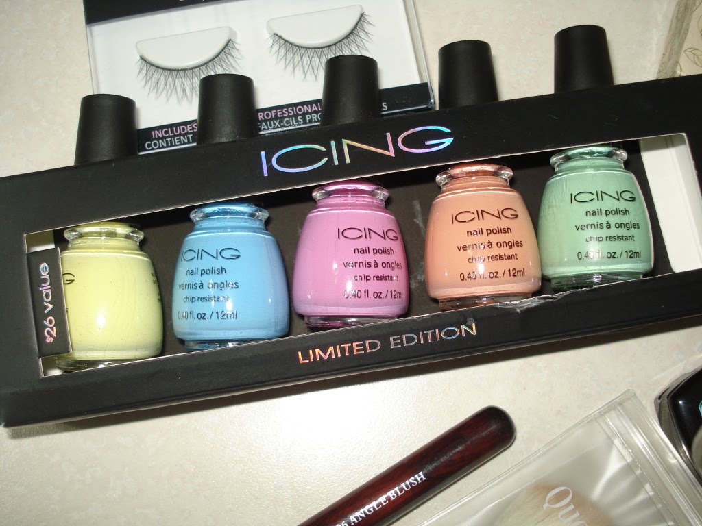 xbbkay: Icing Nail Polish