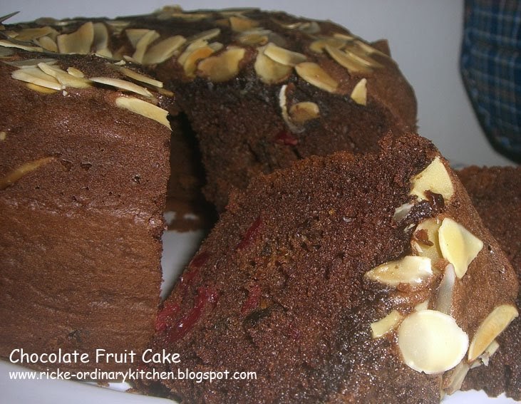 Just My Ordinary Kitchen...: CHOCOLATE FRUIT CAKE