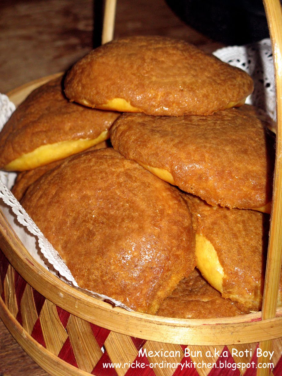 Just My Ordinary Kitchen...: HOMEMADE MEXICAN BUN a.k.a ROTI BOY