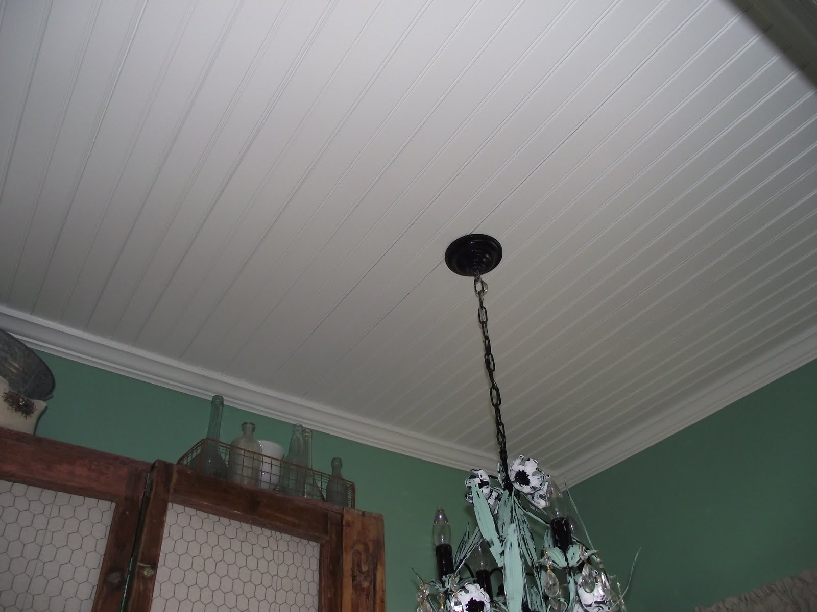 Serendipity Chic Design: Putting up a bead board ceiling tutorial