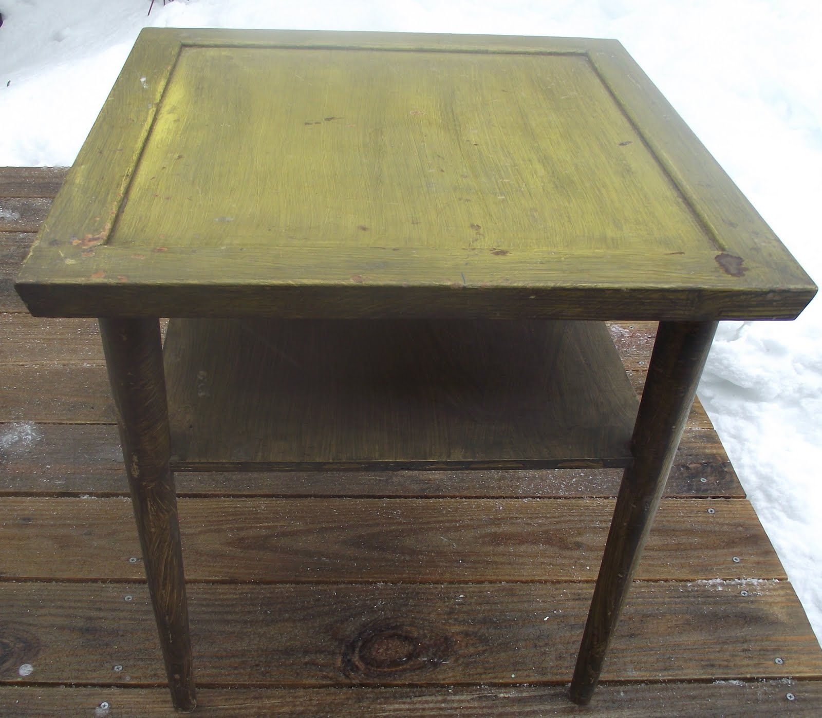 Serendipity Chic Design: Checkerboard side table