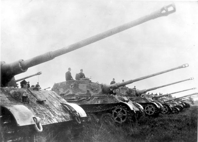 NAZI JERMAN: Panzerkampfwagen VII Königstiger (King Tiger)