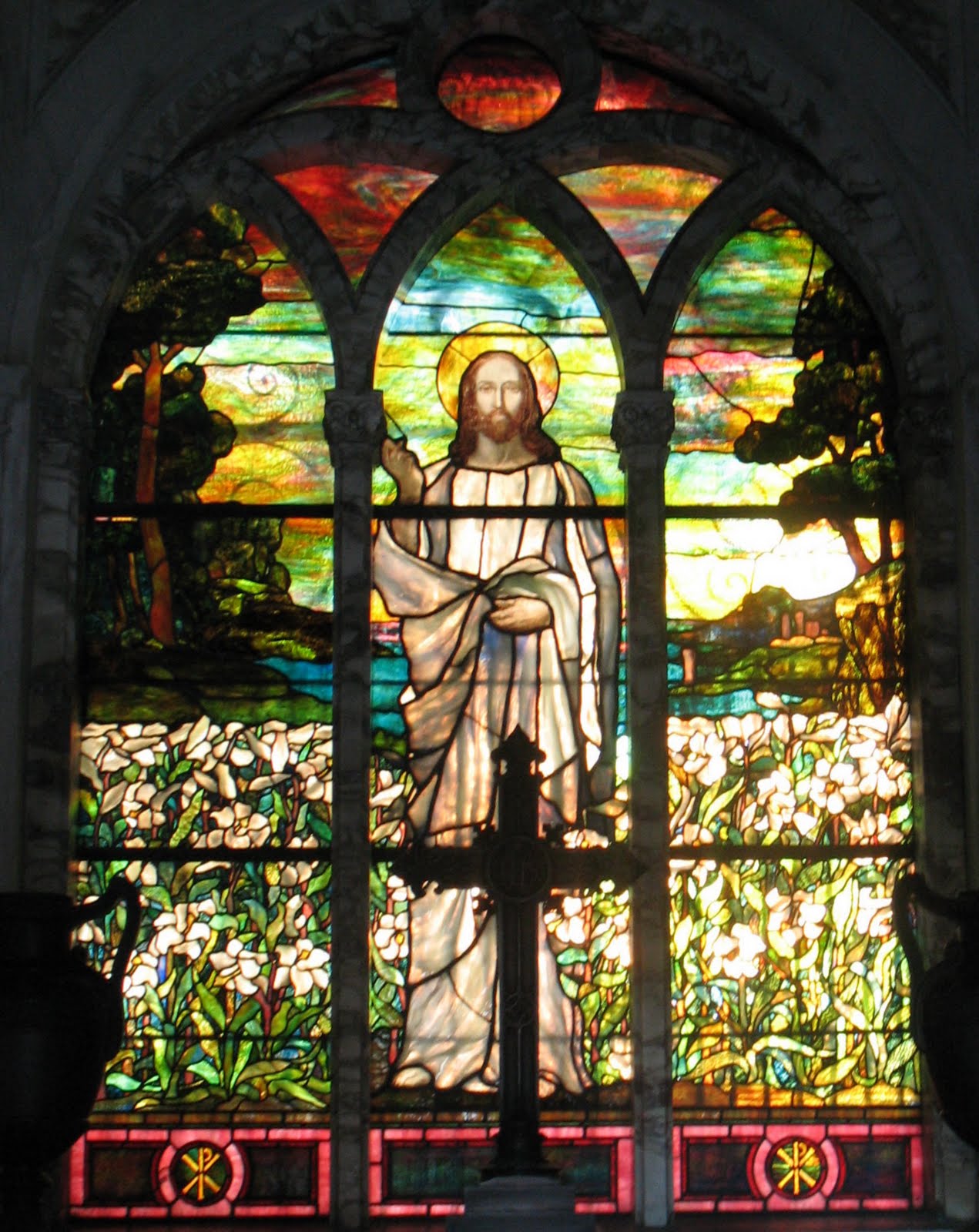 Mille Fiori Favoriti: A Rare Glimpse of a Tiffany Window in Green-Wood ...