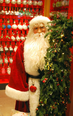 Mille Fiori Favoriti: Christmas in NY Ornament Shop