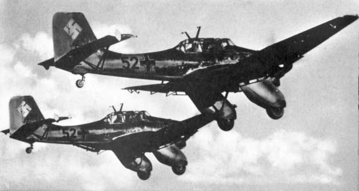 Guerra abierta: Versiones del Stuka