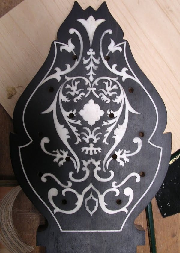 Lira da gamba - Lirone