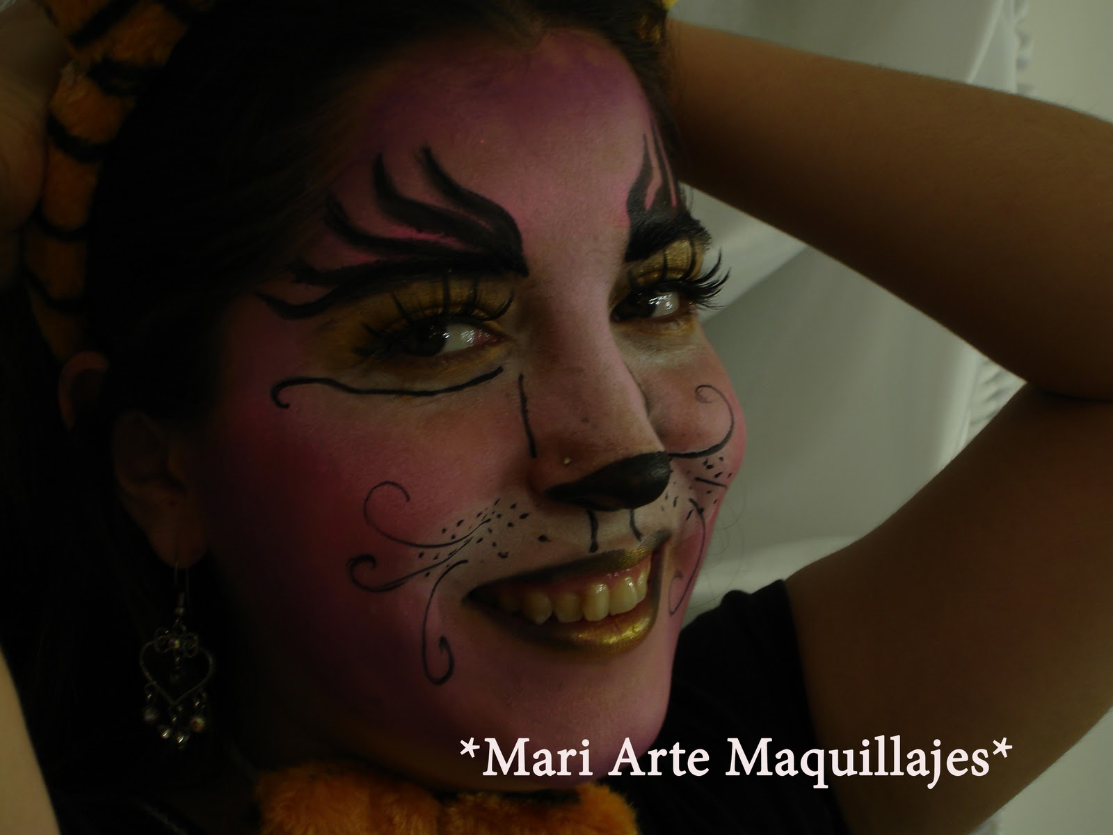 Mari Arte Maquillajes: Maquillaje artístico: Felino :)
