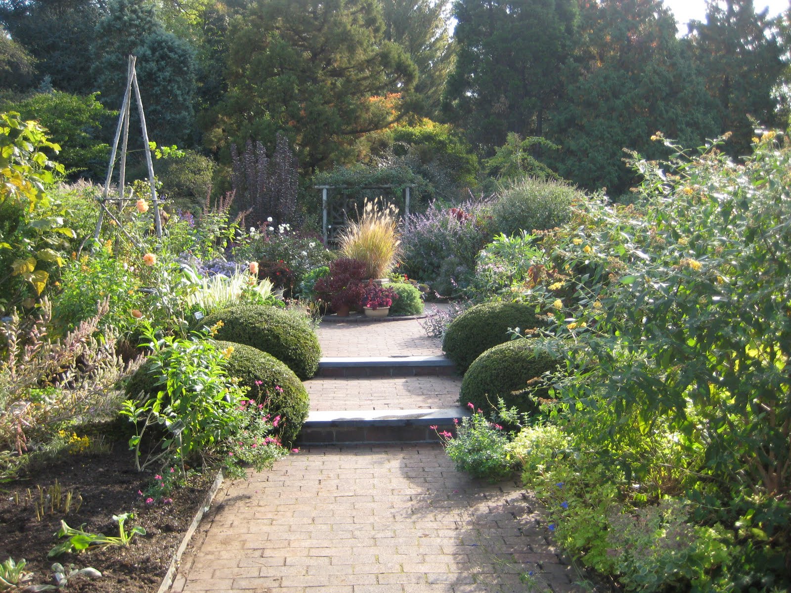 The Gardener's Eye: Wave Hill, the High Line and Wagner Park All in One ...