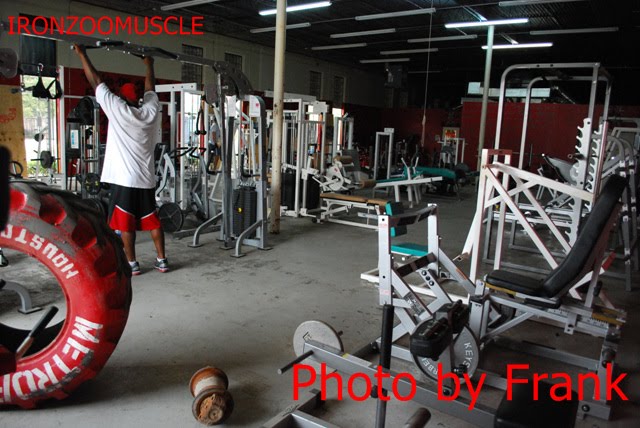 Build Muscle by Frank: Texas most extreme hardcore gym "MetroFlex"德州最多猛 ...