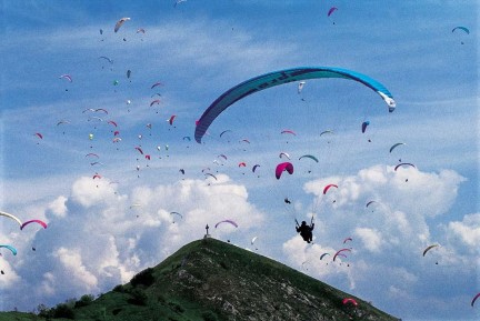 CronacaSportiva: Alle falde del Grappa successo del volo libero