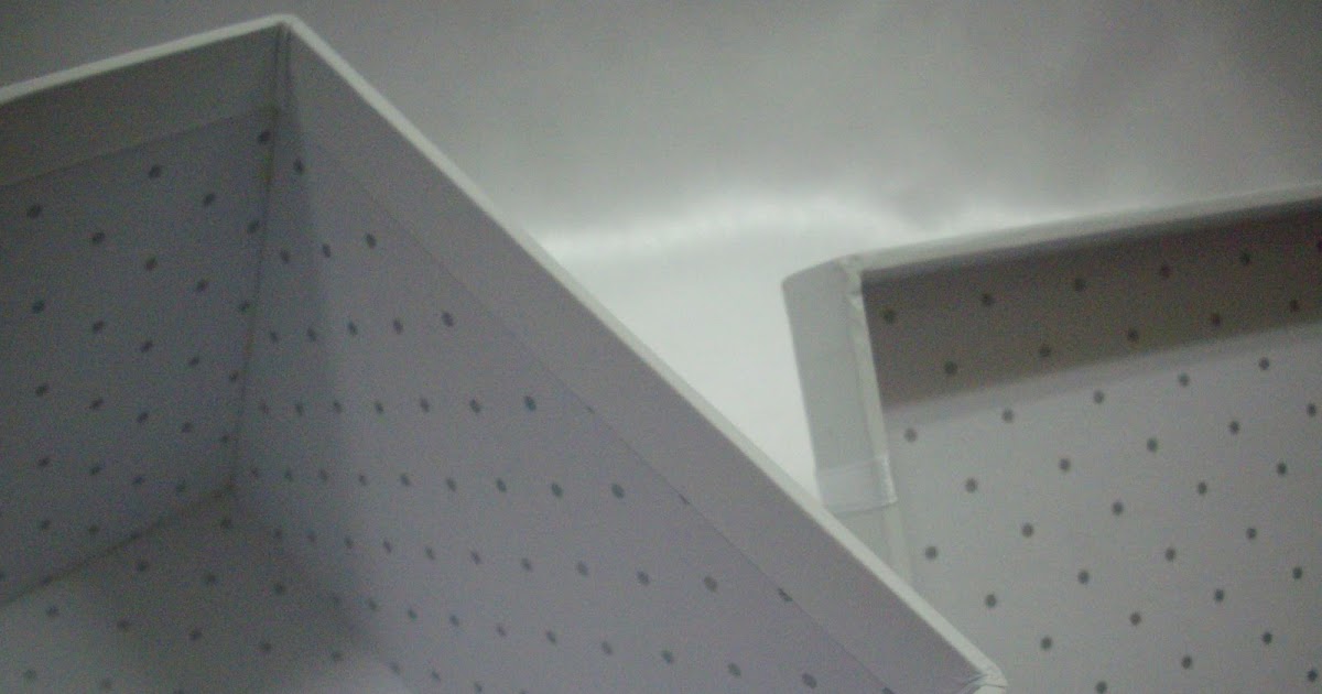 Singapore Gift Boxes: The versatile white square boxes for most occassion.