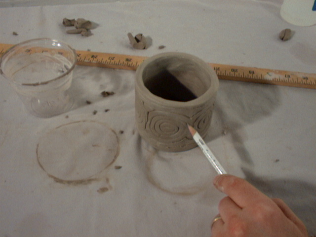 A beginners guide to the art of ceramics : Coil Construction