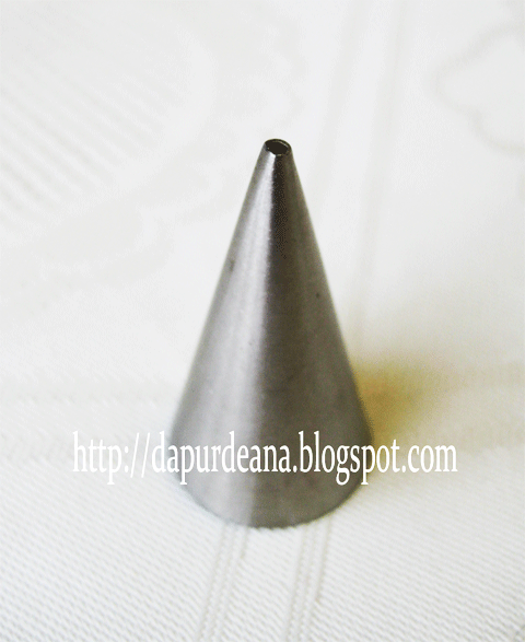 dapur Deana: Alternatif Cara Membuat Dekorasi Rumput dari Buttercream