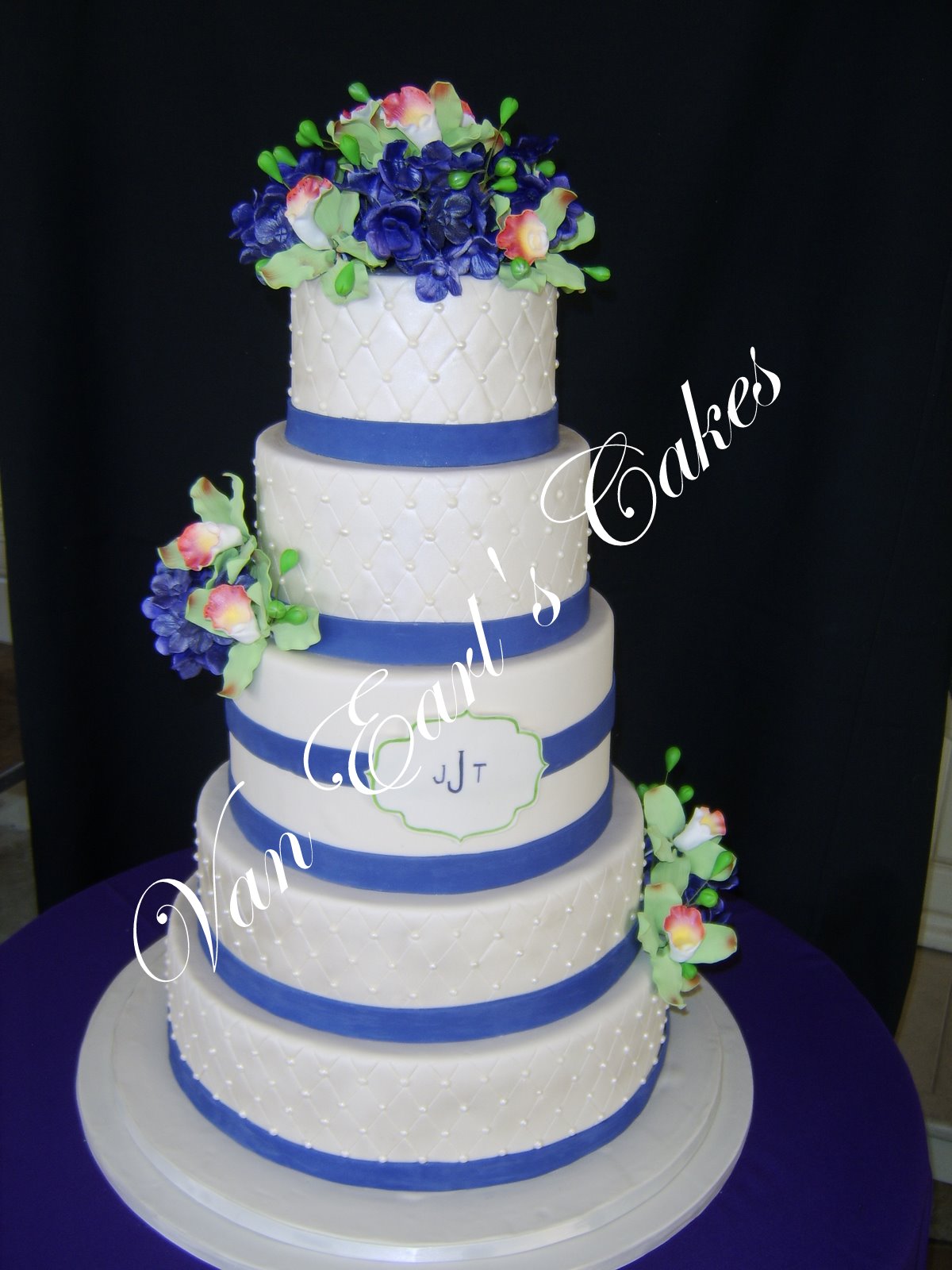 Van Earl's Cakes: Five Tier Round Wedding Cake