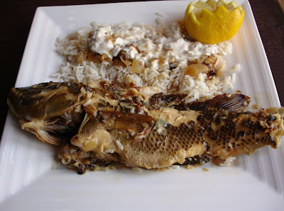 Fait maison,: Poissons au four et murène marinée et grillée.