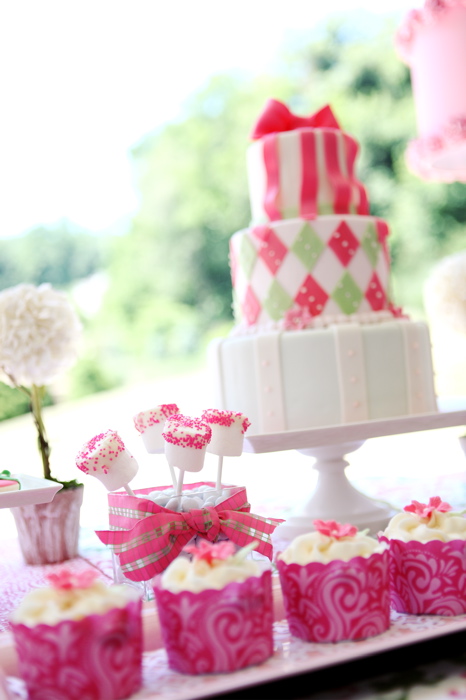 Preppy Sweets Table for Cake Cental Magazine