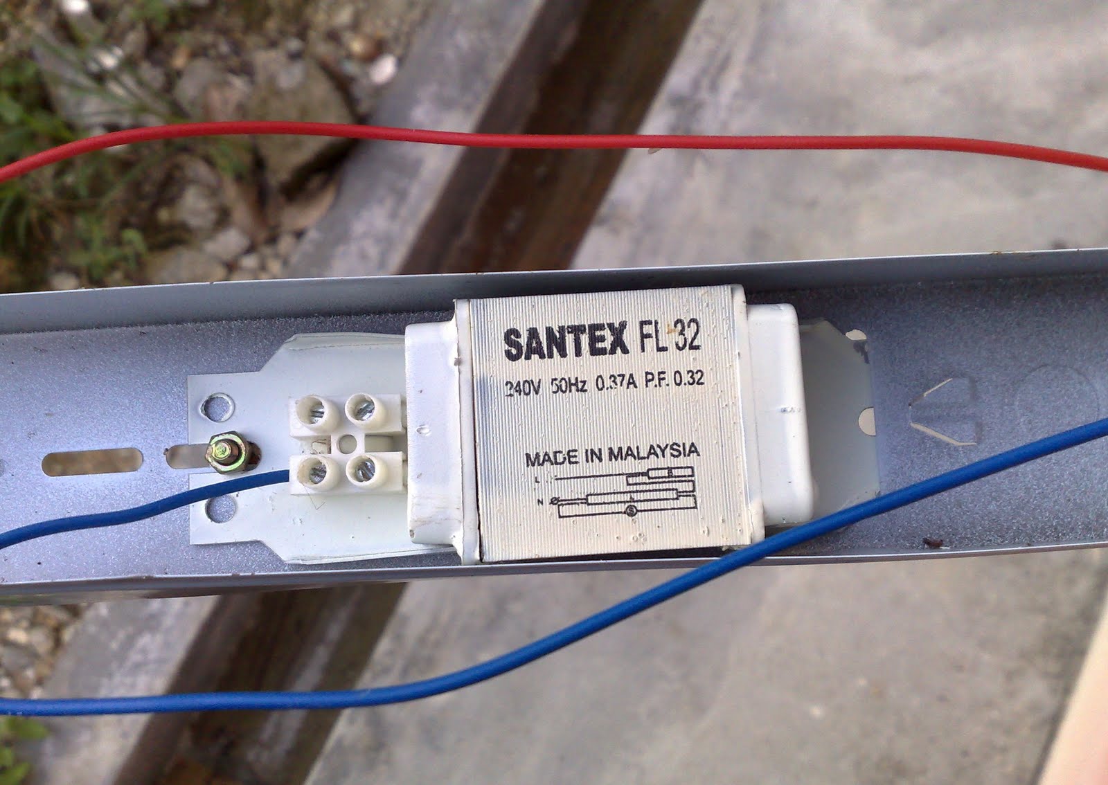 Sekadar suka-suka: Lampu pendaflour