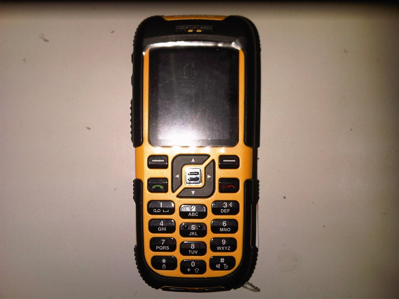SUSASUIT: HANDPHONE SONIM XP-1