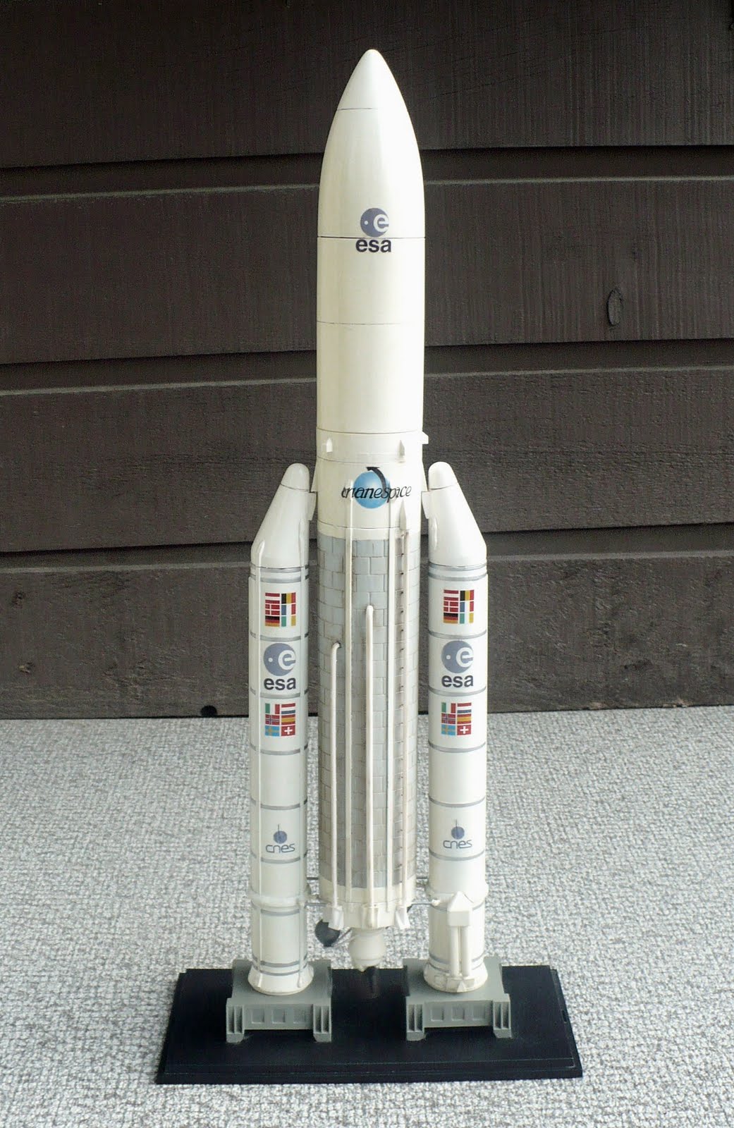 The Great Canadian Model Builders Web Page!: Ariane 5