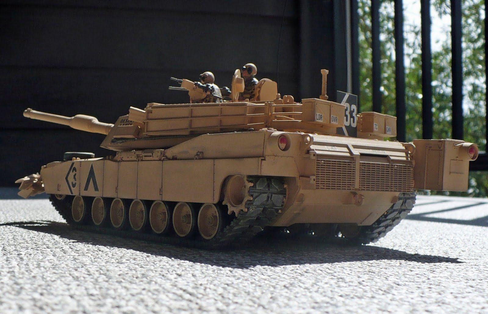 The Great Canadian Model Builders Web Page!: Abrams