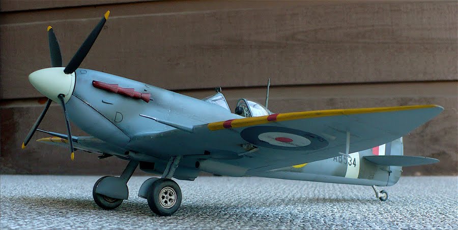 The Great Canadian Model Builders Web Page!: Spitfire MK VI