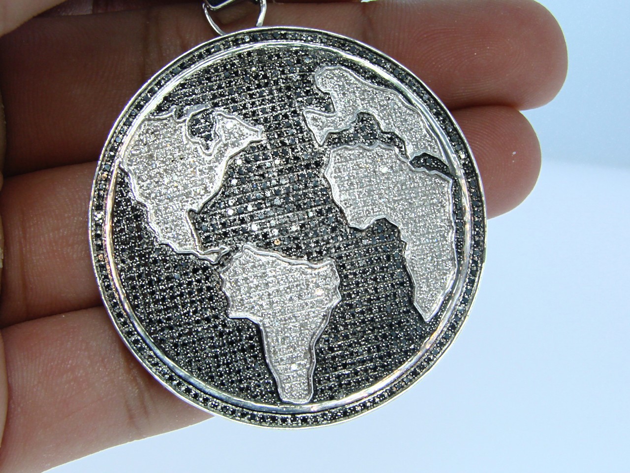 new_york_jewels: MENS WORLD GLOBE MEDALLION DIAMOND CROSS PENDANT 3.5CT