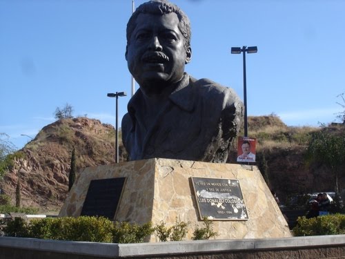 Nogalesinn: Monumento a Colosio