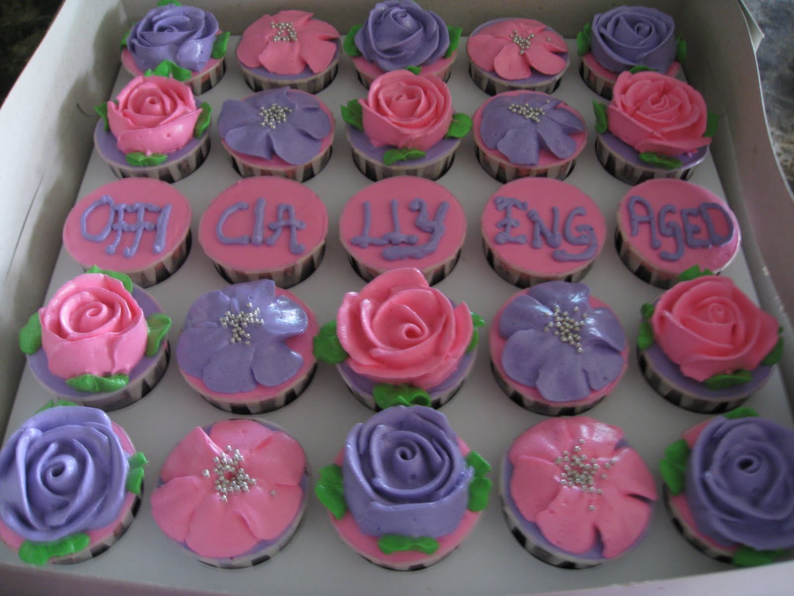 .: Cupcake Tema Pink Dan Ungu