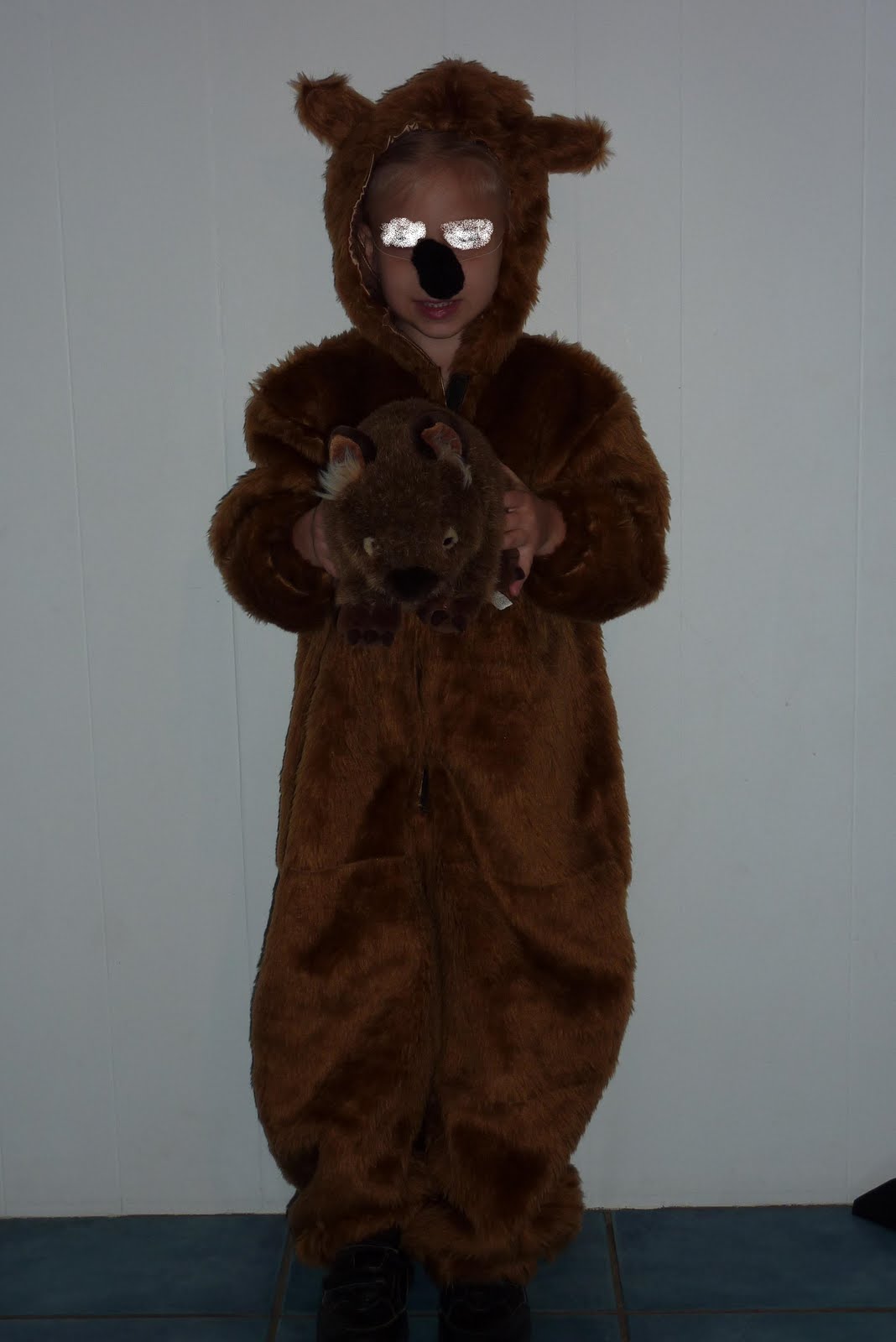 "Time's fun when you're having flies.": Wombat costume - tips on sewing ...