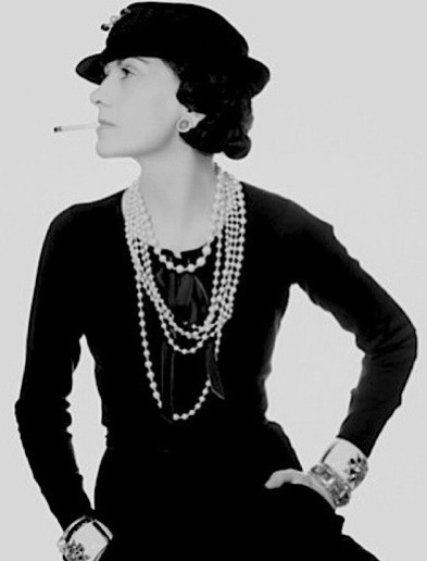 N A D I E E S P E R F E C T O: LA VANGUARDIA EN LA FOTOGRAFÍA