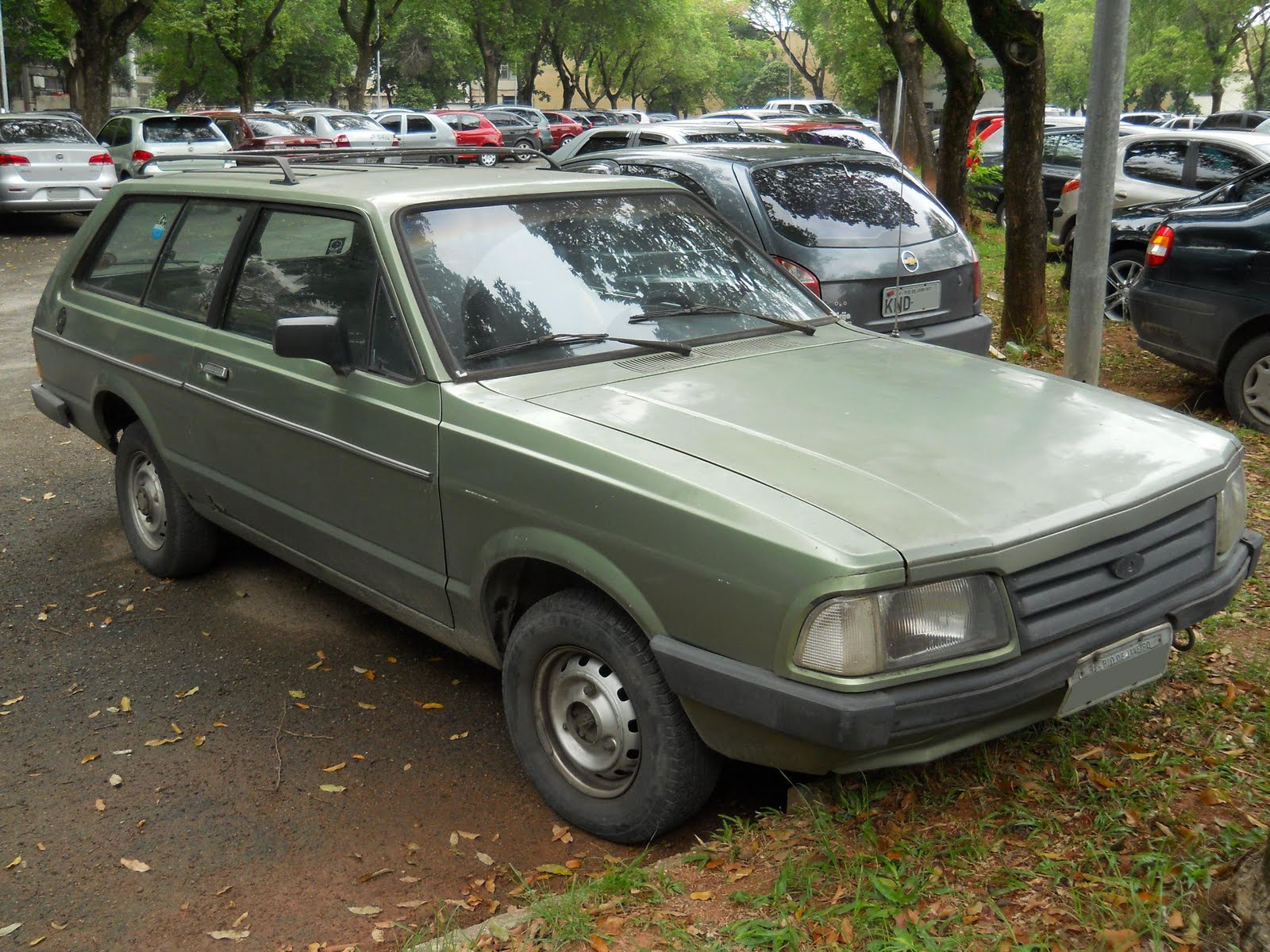Registros Automotivos do Cotidiano: Ford Belina II L 4x4 1987