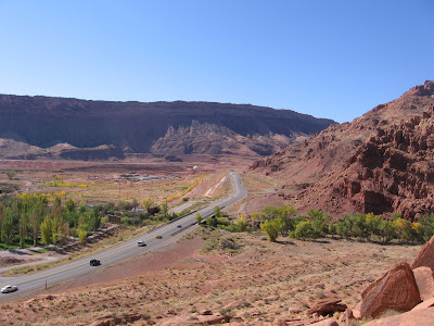 Four Corners Hikes-Arches National Park: Courthouse Wash Rock Art