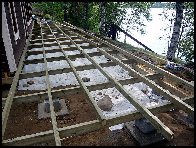 Landemökki: Terassin rakentaminen