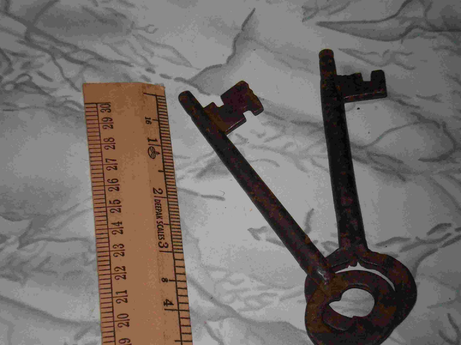 Antiques key collection from India: Rusty Antique Keys