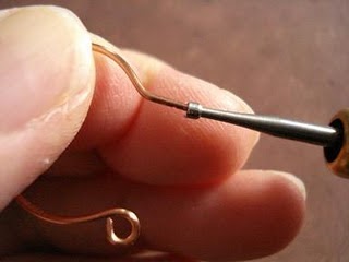 How to Debur Ear Wires / The Beading Gem