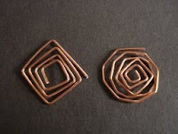 How to Make Square Spirals Tutorial / The Beading Gem