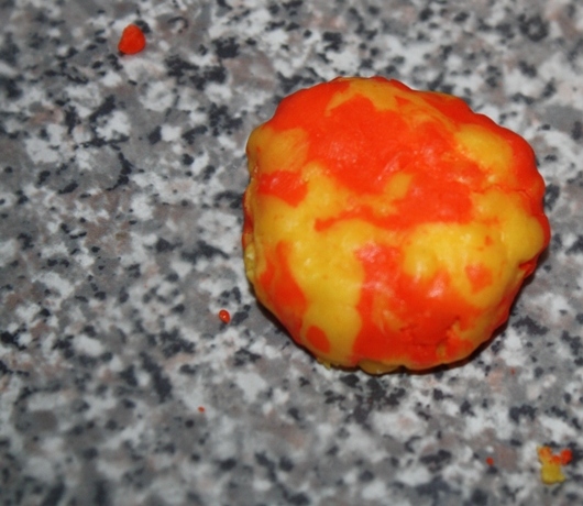 Christy Robbins: Halloween-Candy Corn: Candy Corn Fondant Leaves