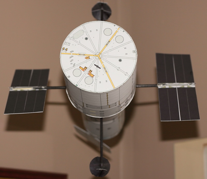 Astromick: Hand-Held Hubble: Paper Model