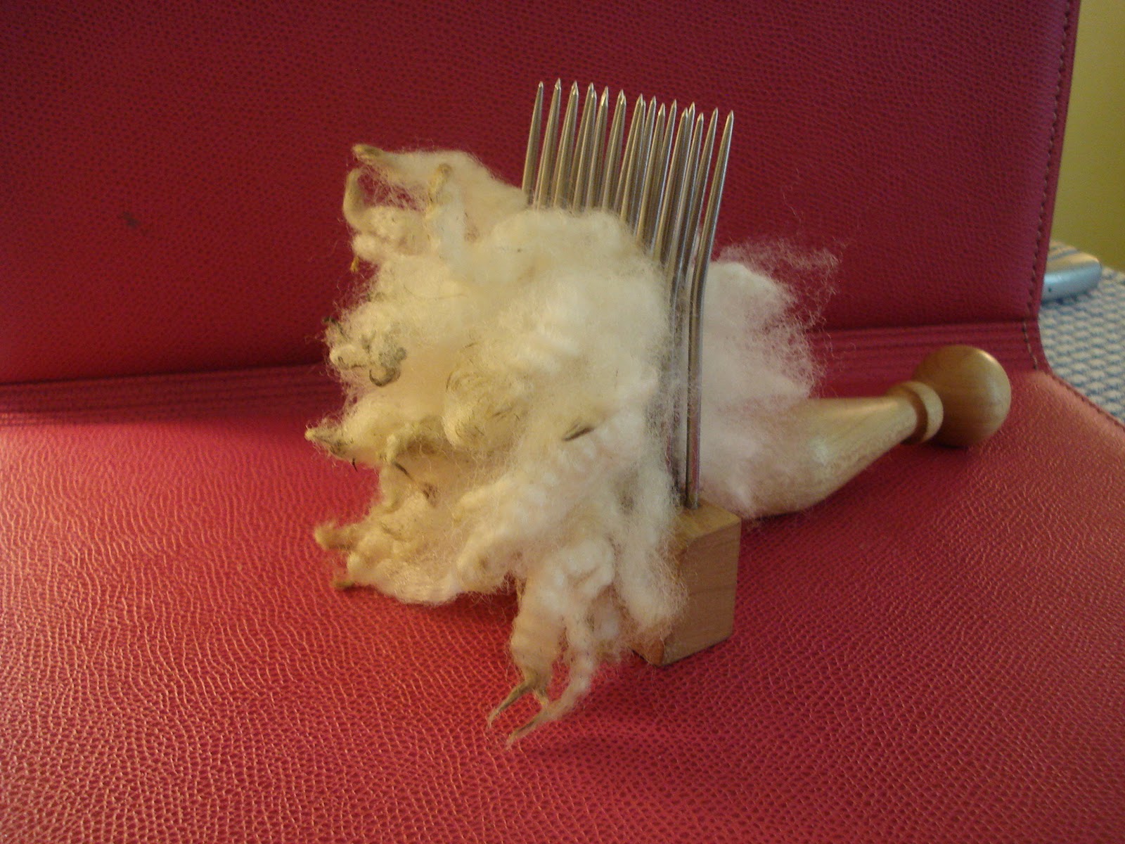 100-Mile Wear: Cleaning fibre with wool combs -- Rambouillet