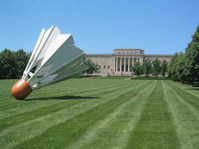 DESIGNwatcher.com: Giant Shuttlecocks