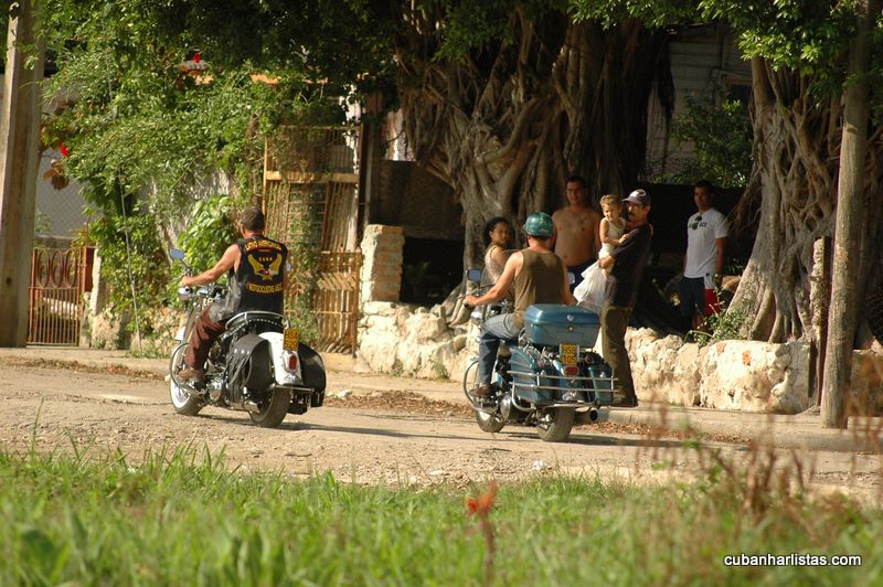 biker excalibur II: Cuban Harlistas. The Art of Harley-Davidson ...