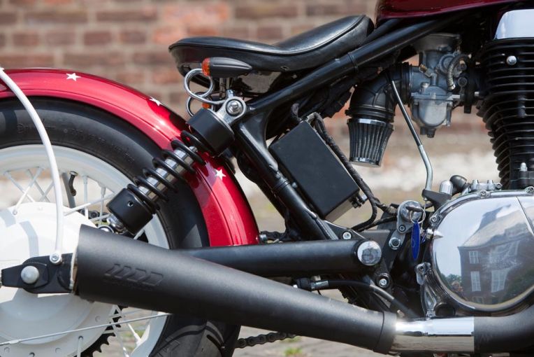 biker excalibur II: La moto de Tanya