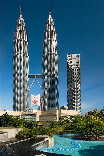 MBA2U: SIAPA YANG MEMBINA KLCC